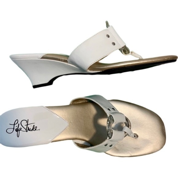 Life Stride | Shoes | Life Stride New White Thong Sandal Low Heel ...